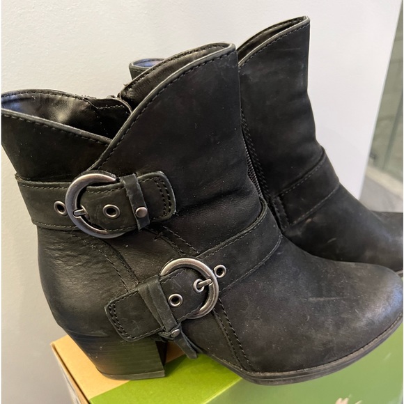 Earth | Shoes | Earth Boots Zip On Sides For Easy Access Dress Up Or ...